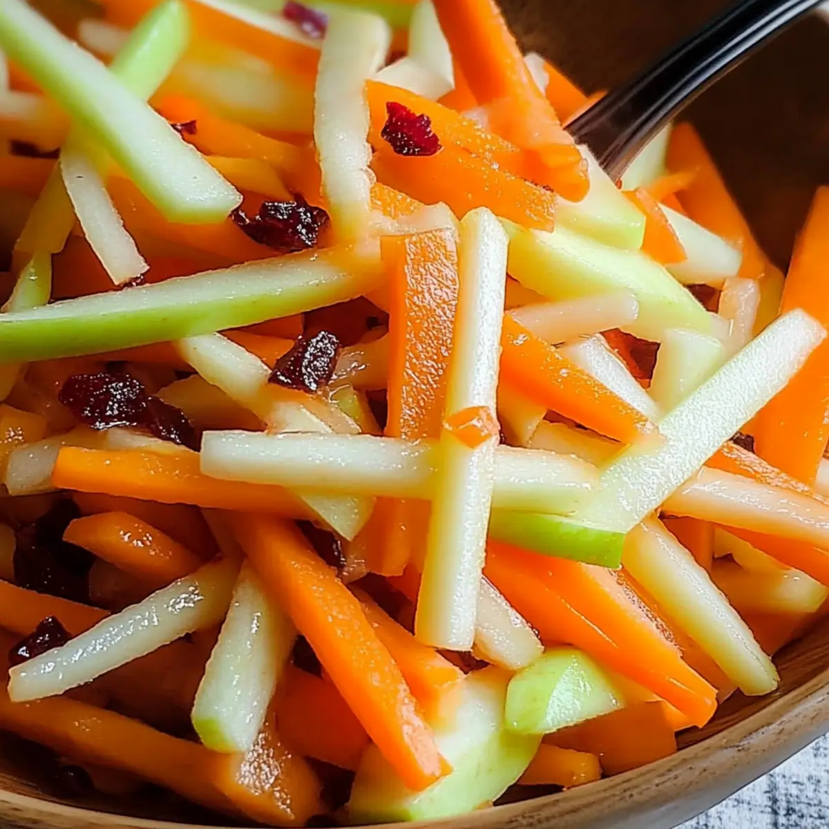 Easy Carrot Apple Salad That’s Deliciously Refreshing
